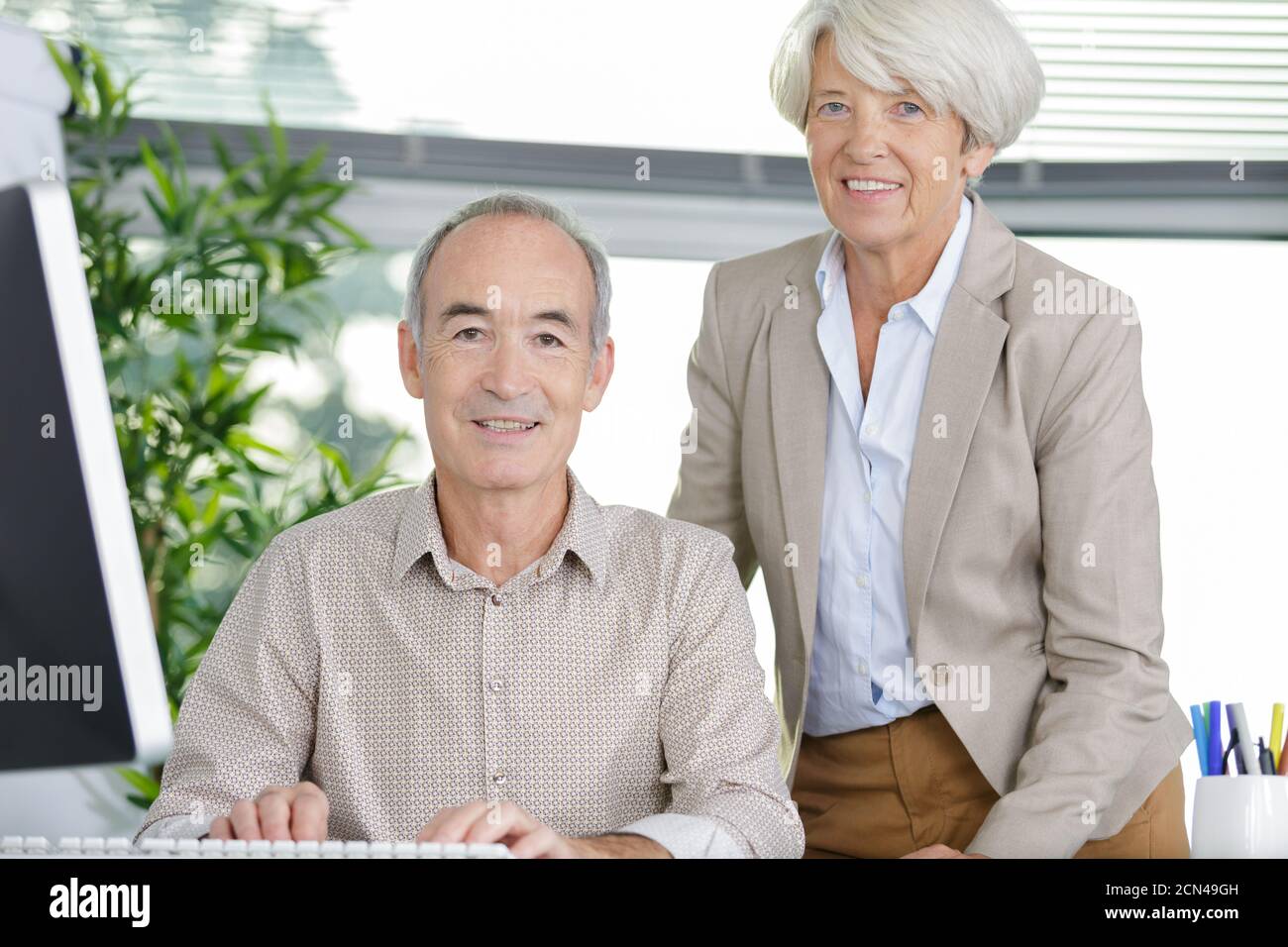 Advisors and client hi-res stock photography and images - Alamy