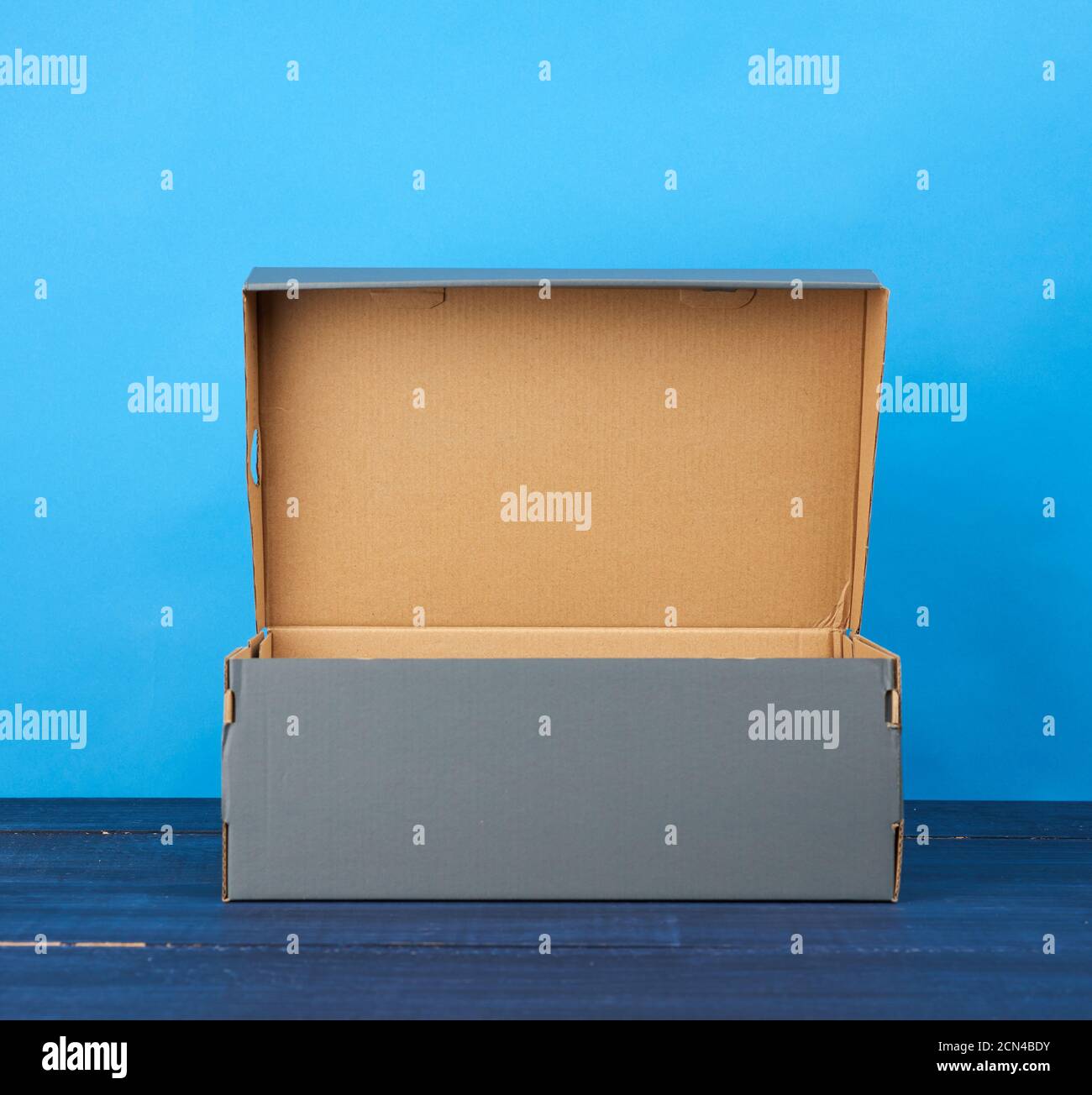 Empty shoes hi-res stock photography and images - Alamy