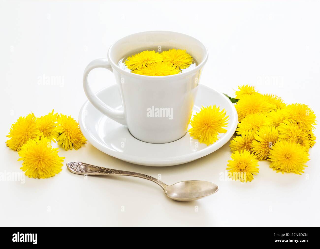 Loewenzahntee hi-res stock photography and images - Alamy