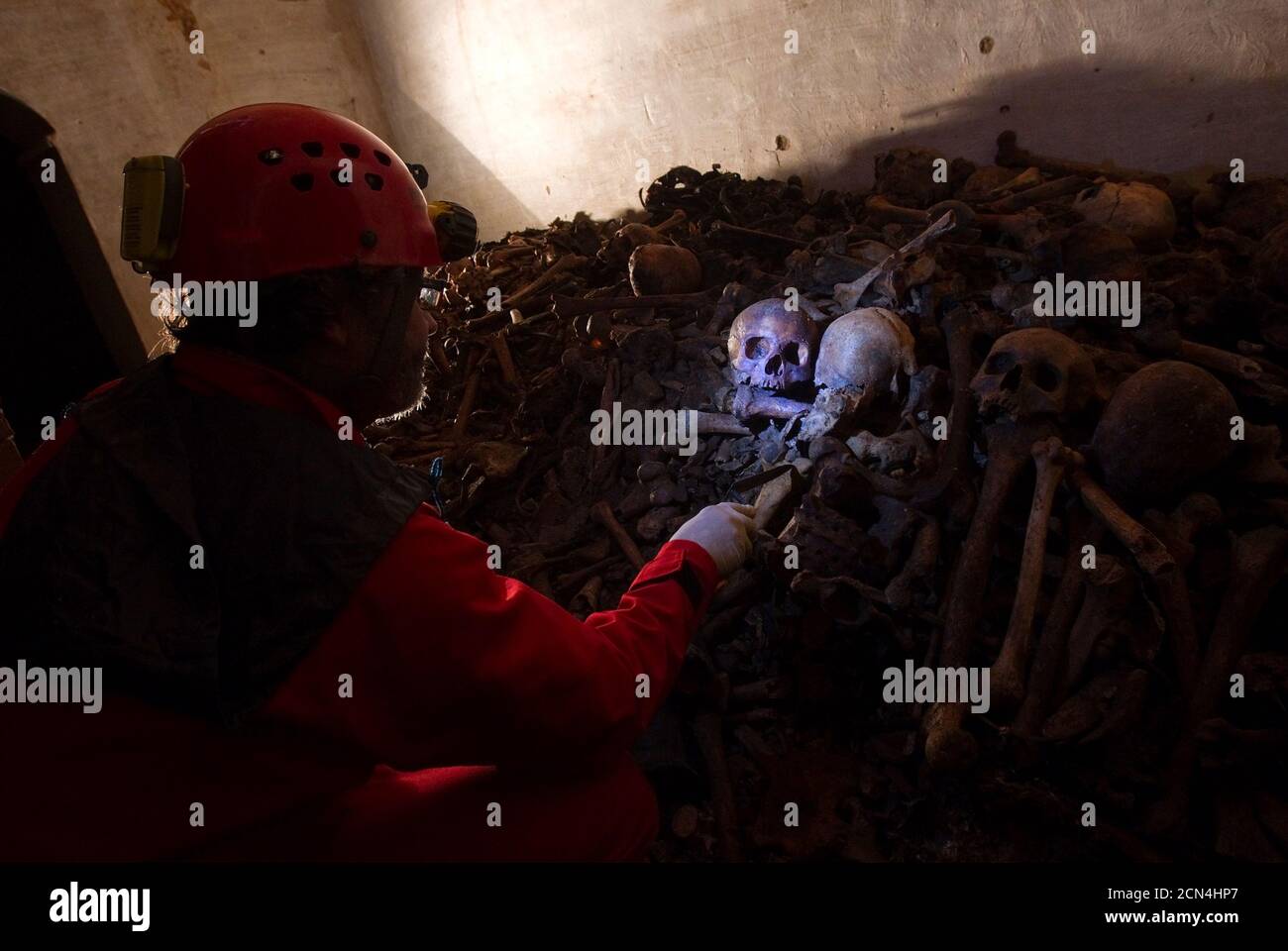 Living inside a cemetery hi-res stock photography and images - Alamy