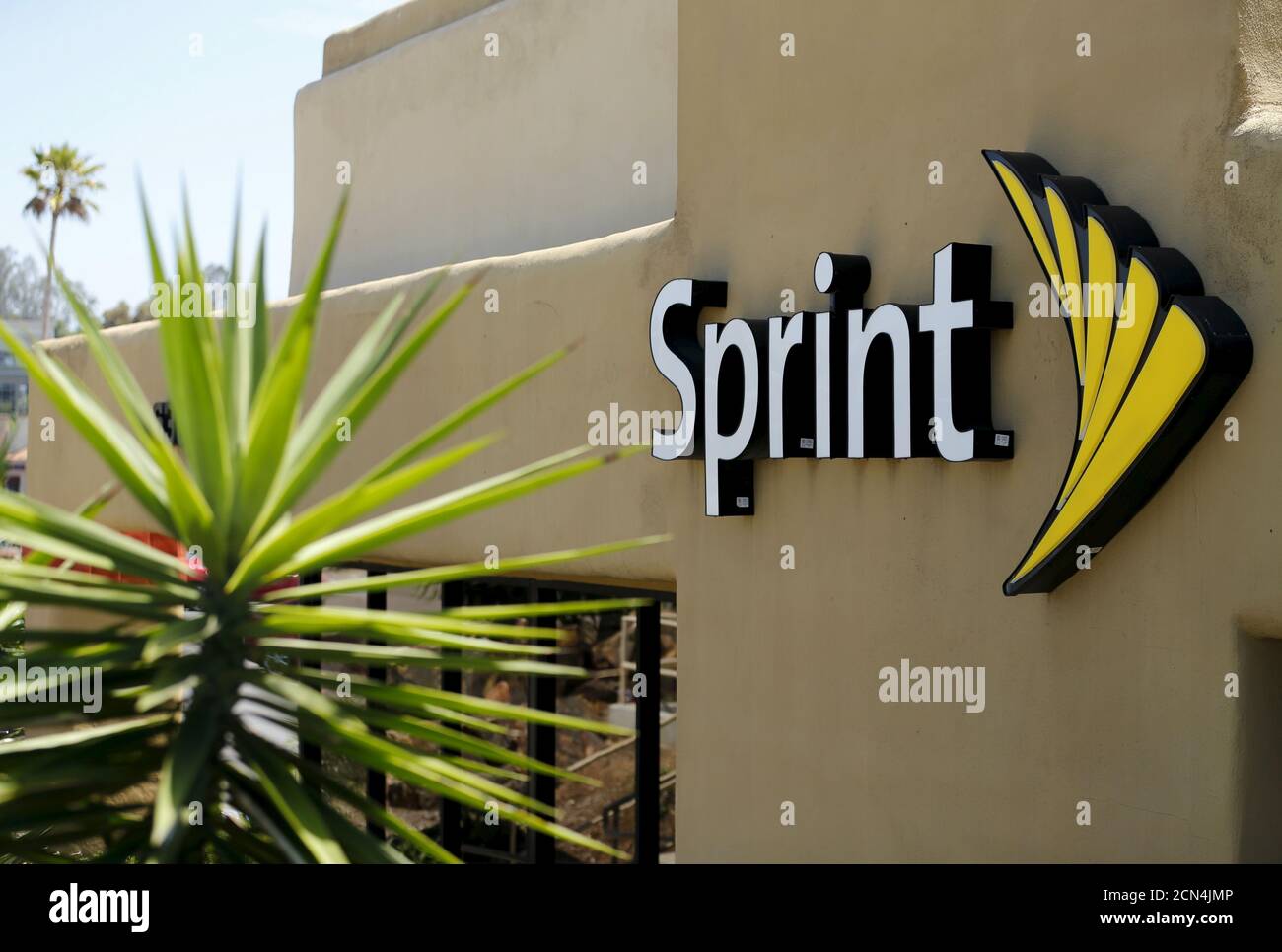 Sprint logo logo hi-res stock photography and images - Alamy
