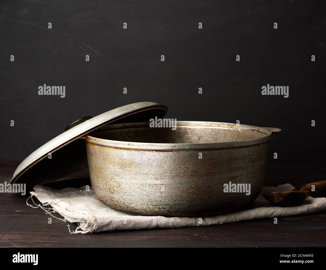 Aluminum cauldron hi-res stock photography and images - Alamy