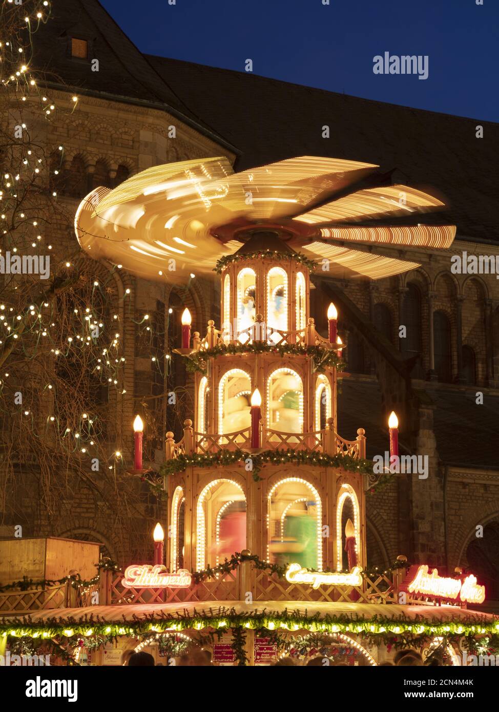 Pyramid at the Christmas market, Bonn Stock Photo - Alamy