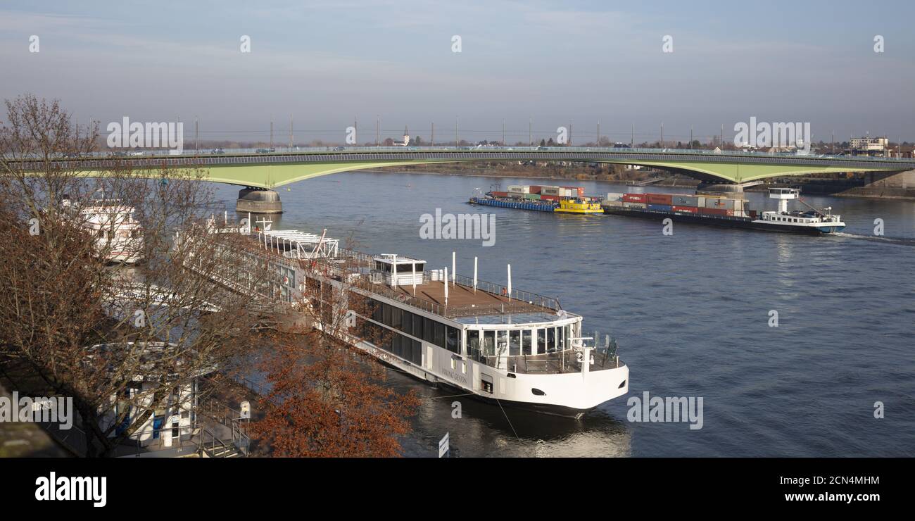 Bonn transport hi-res stock photography and images - Alamy