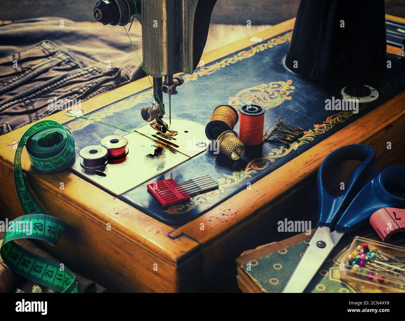 Old sewing machine Stock Photo - Alamy