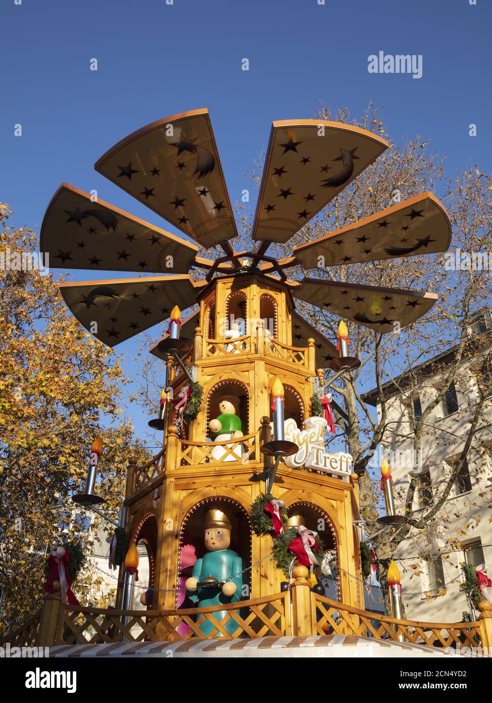 Pyramid at the Christmas market, Bonn Stock Photo - Alamy