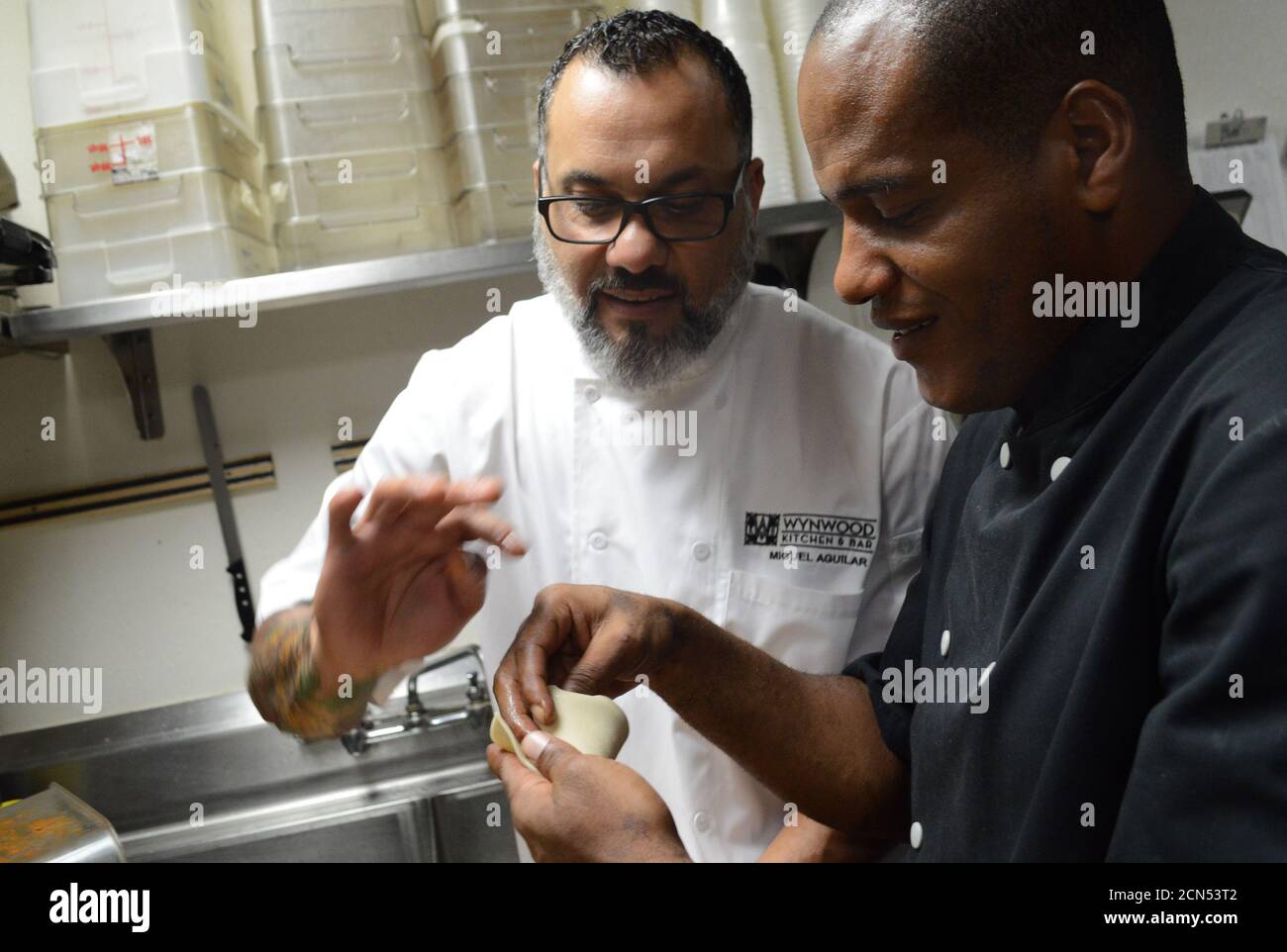 Photo shows chef hi-res stock photography and images - Alamy