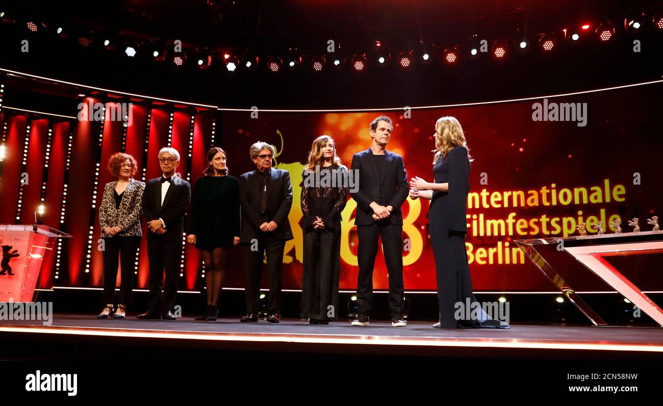 Stephanie zacharek hi-res stock photography and images - Alamy