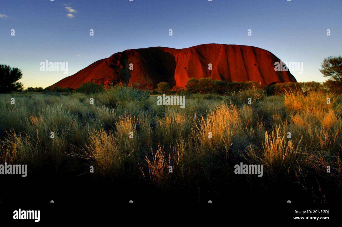 Uluru tourists sunset hi-res stock photography and images - Alamy