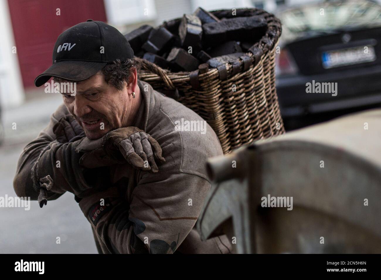 Coal Delivery Man High Resolution Stock Photography and Images - Alamy