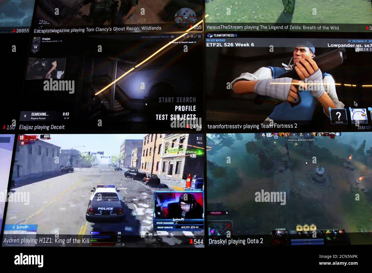 Lobby platform hi-res stock photography and images - Alamy