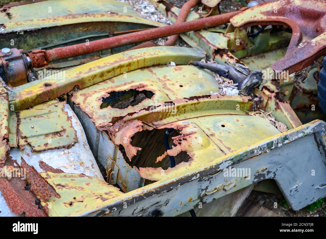 Broken chassis hi-res stock photography and images - Alamy