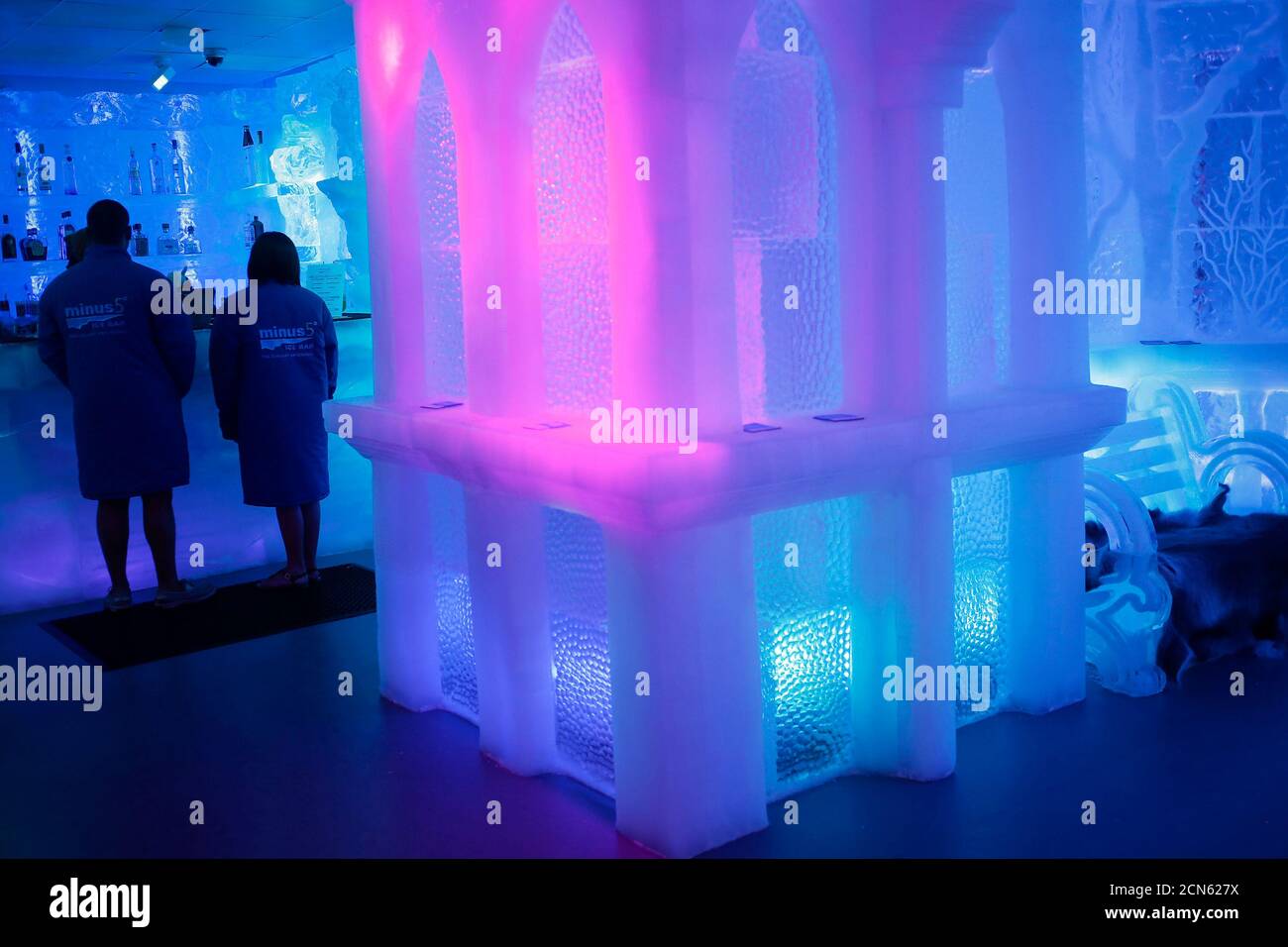 Five degrees hi-res stock photography and images - Alamy