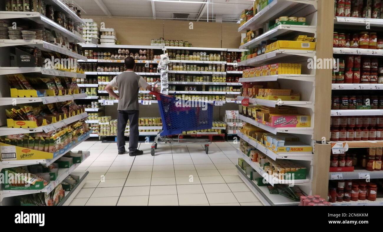 Carrefour supermarket spain hi-res stock photography and images - Alamy