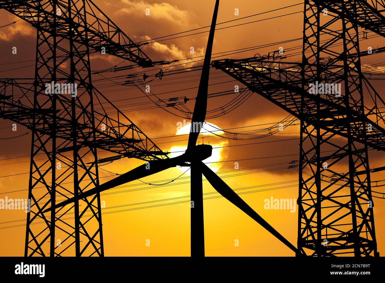 Overhead line towers hi-res stock photography and images - Alamy