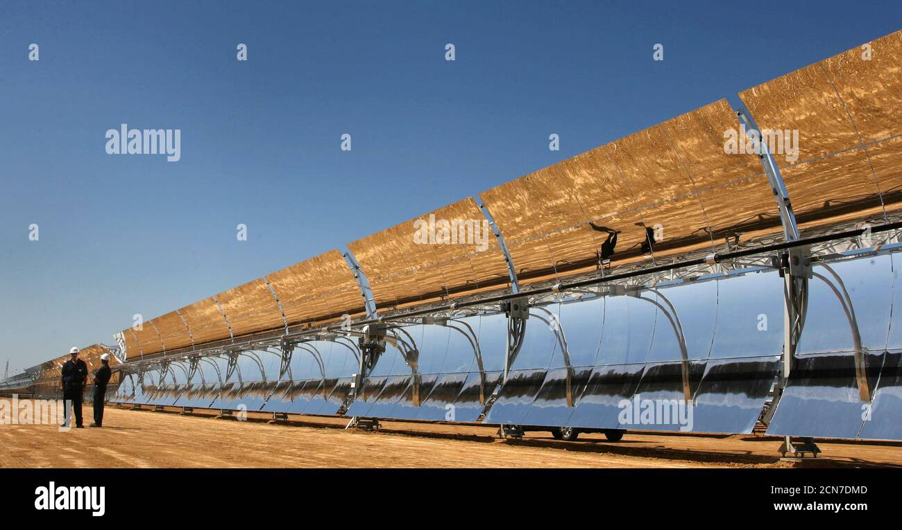 Solar trough power plant hi-res stock photography and images - Alamy