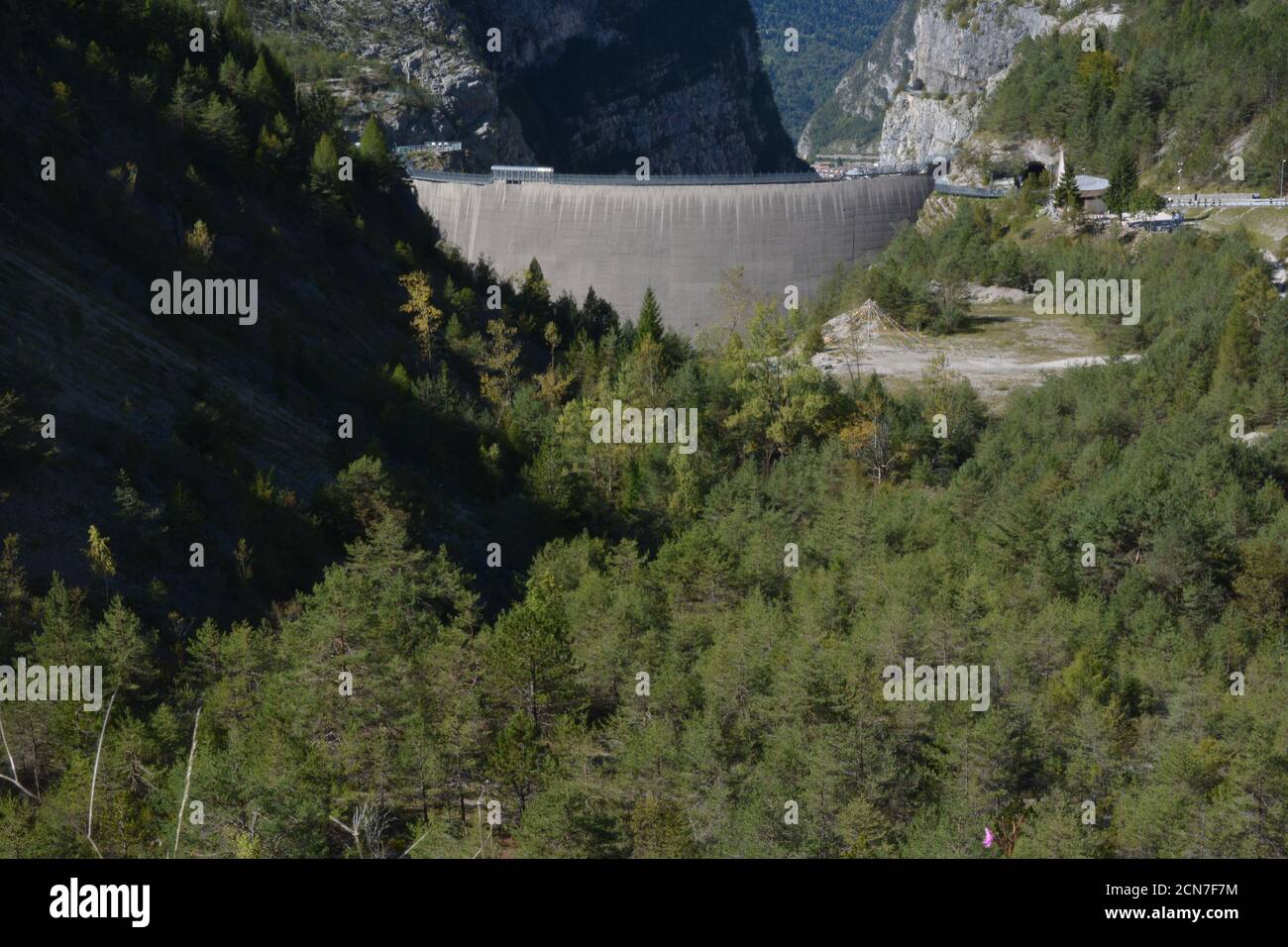 Vajont dam hi-res stock photography and images - Alamy