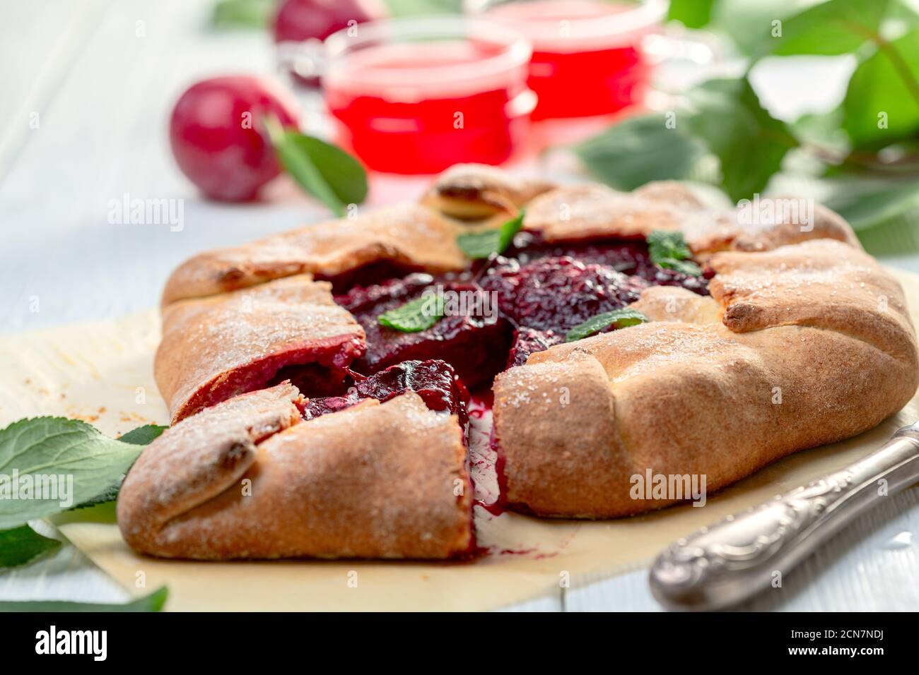 Open pastry crust hi-res stock photography and images - Alamy