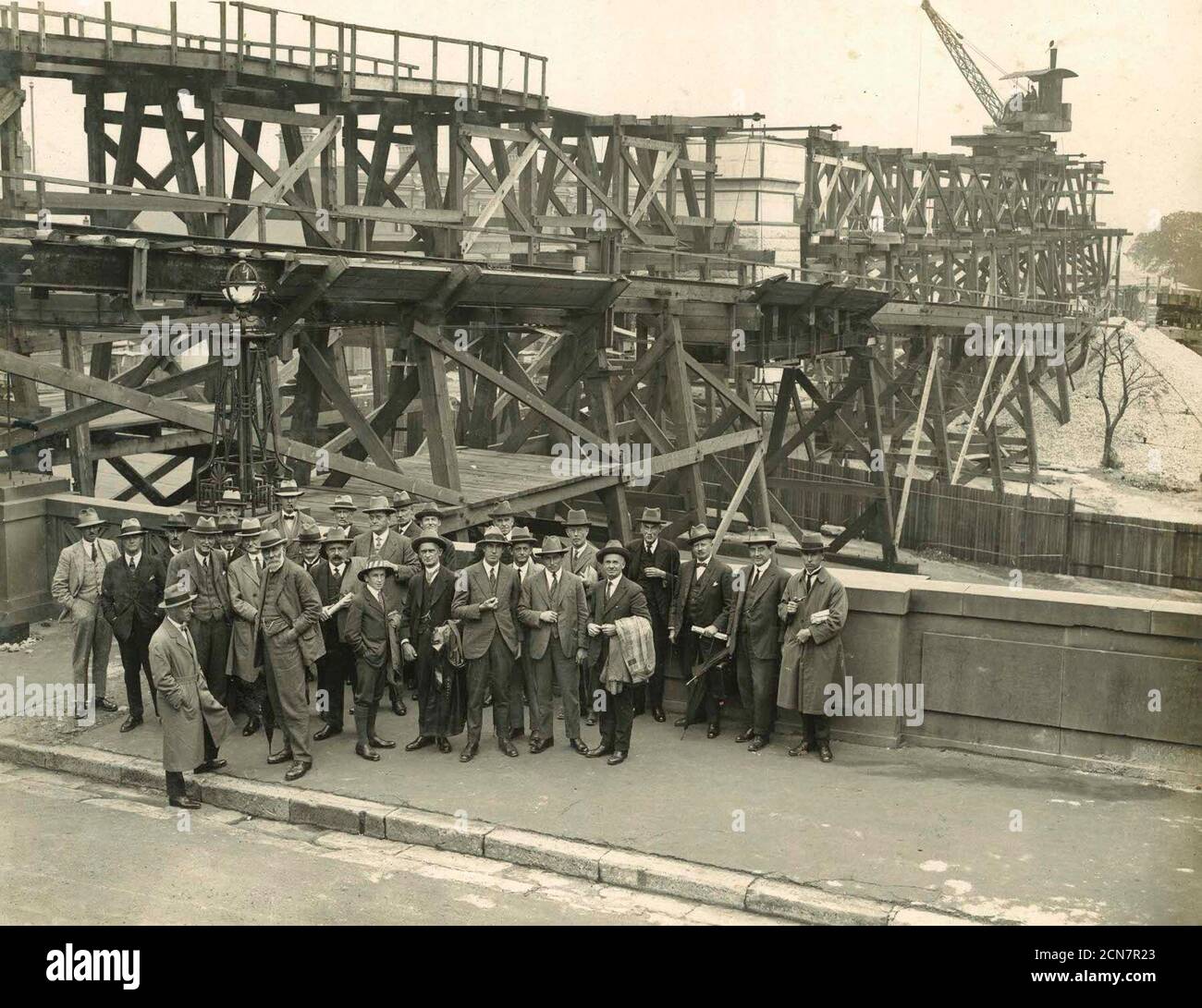 Southern approach to sydney harbour bridge hi-res stock photography and ...