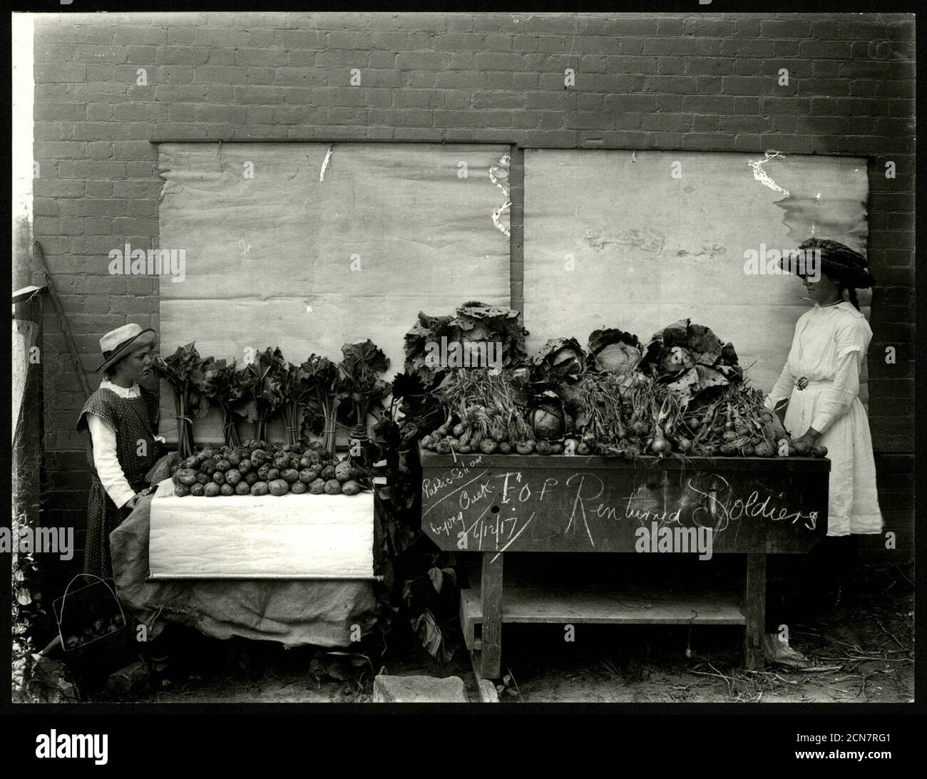 World war soldiers vegetables hi-res stock photography and images - Alamy