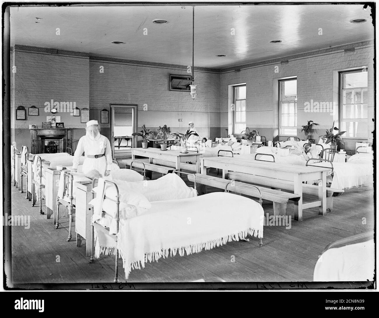 1940s hospital ward hi-res stock photography and images - Alamy
