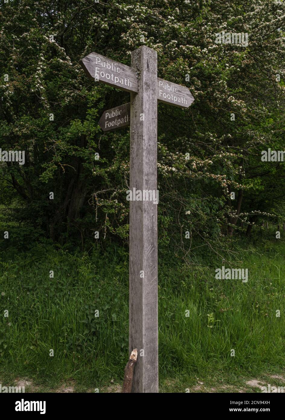 Footpath signage hi-res stock photography and images - Alamy
