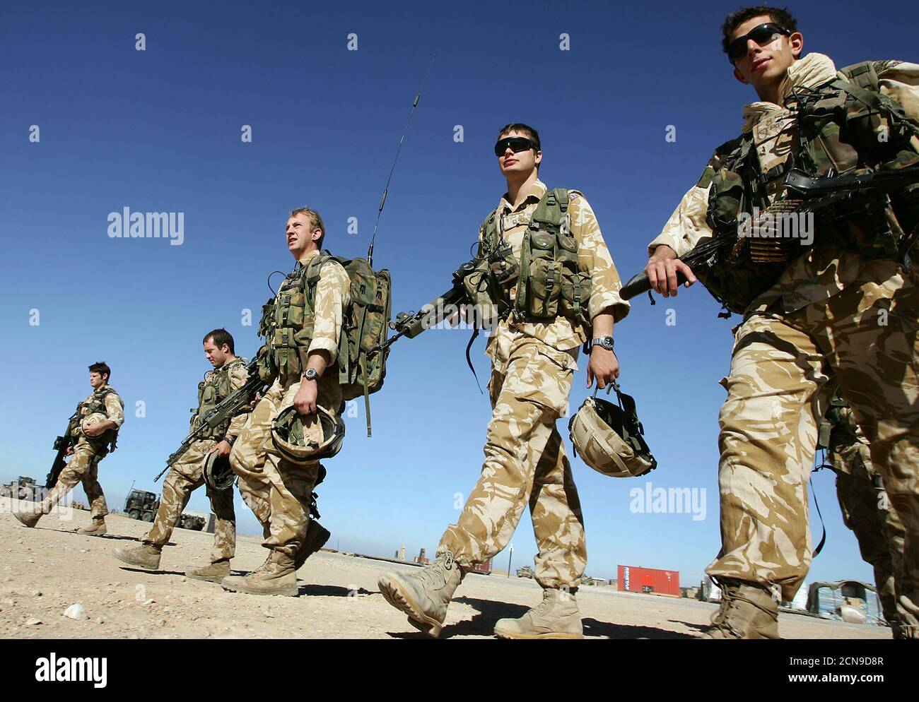 Iraq some 850 british troops are stationed at camp dogwood hi-res stock ...