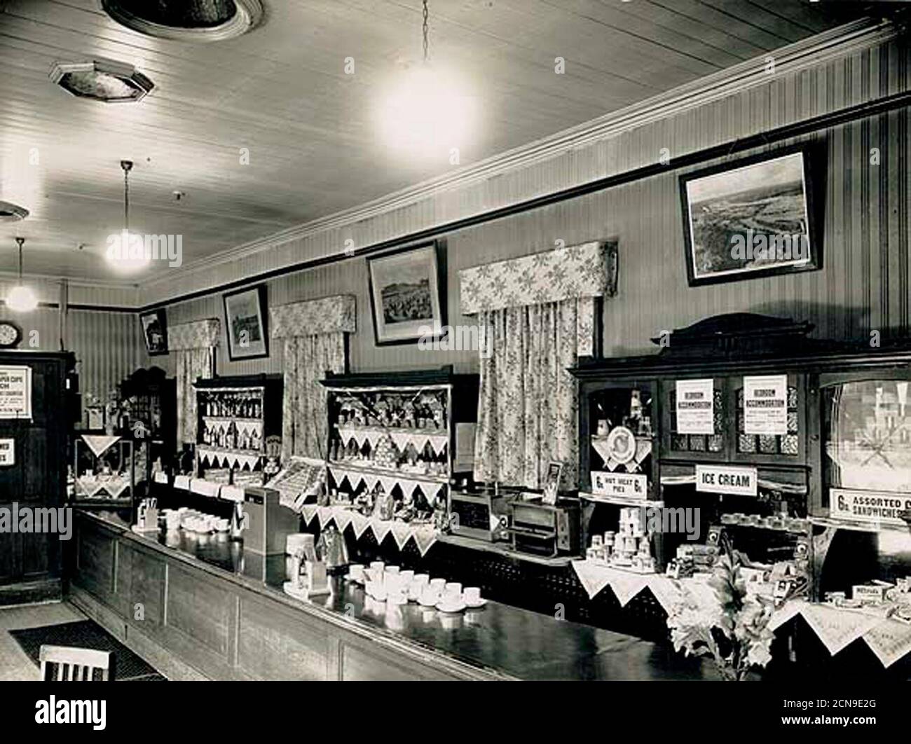 Vintage railway refreshment room hi-res stock photography and images ...