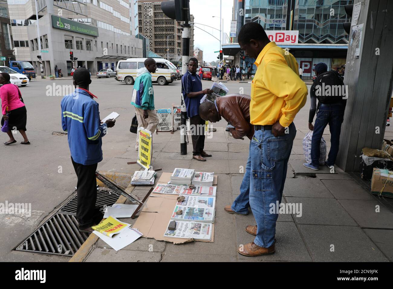 Harare zimbabwe locals hi-res stock photography and images - Alamy
