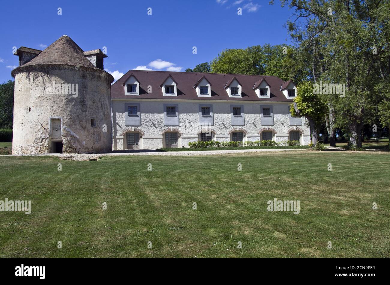 Park in the old French castle Stock Photo - Alamy