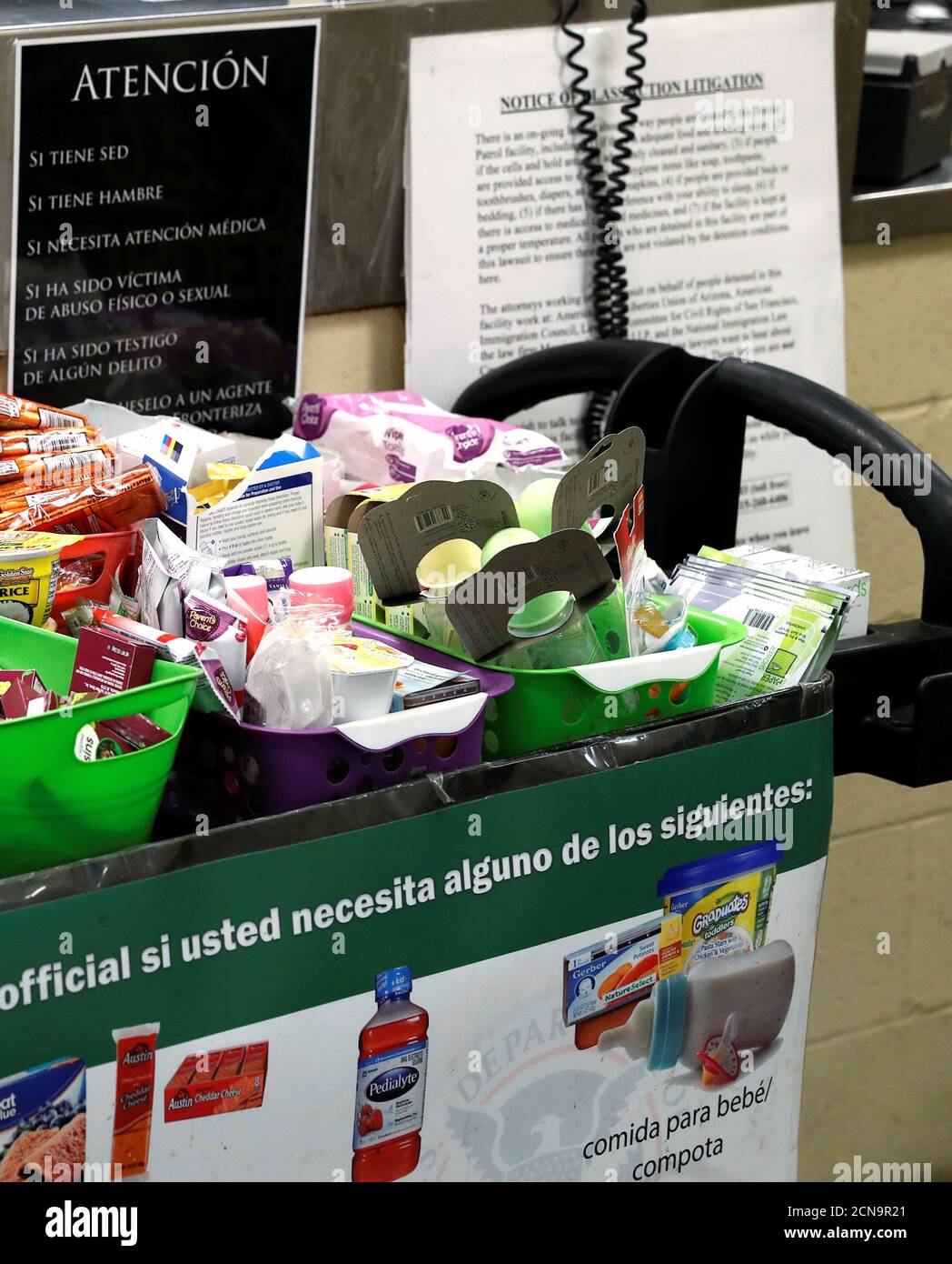 Detainees u s border hi-res stock photography and images - Alamy