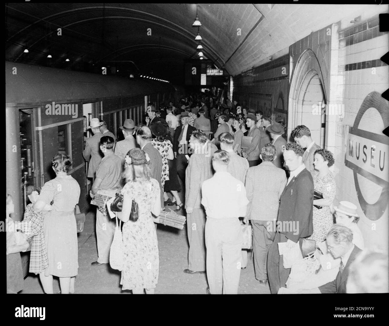 Crowd on platform hi-res stock photography and images - Alamy