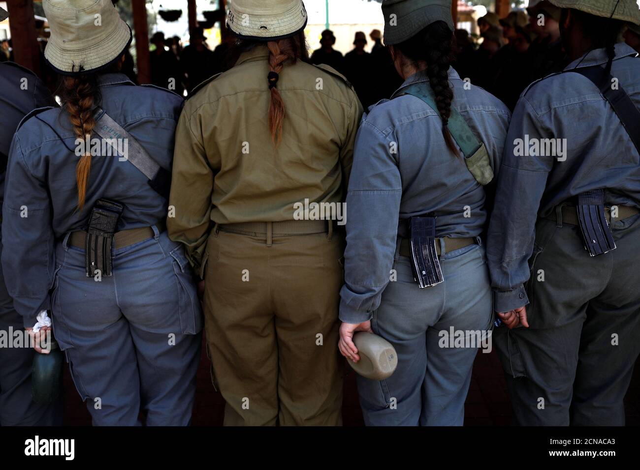 Israeli policewomen hi-res stock photography and images - Alamy