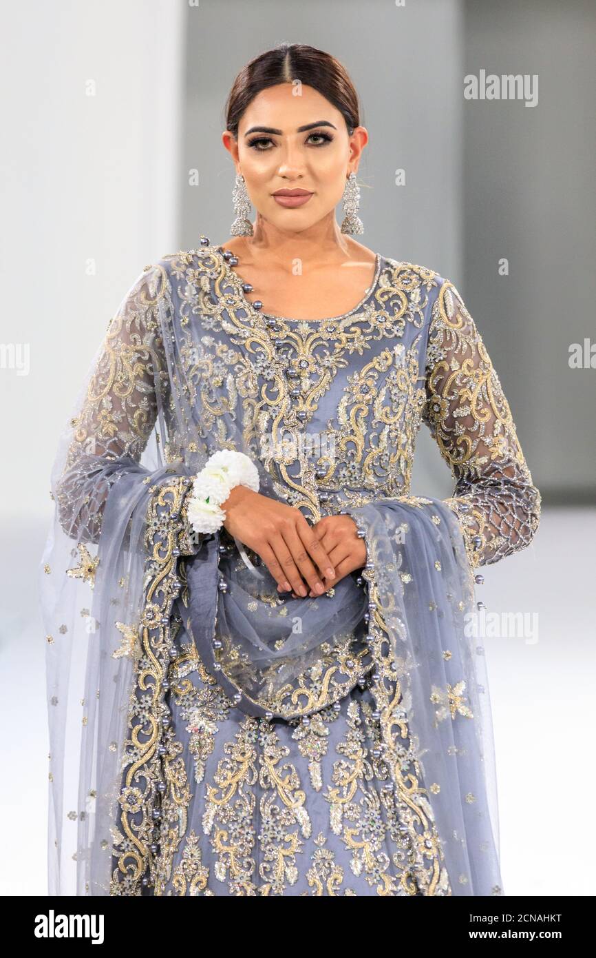 Model bride in Asian wedding dress bridal wear and accessories ...