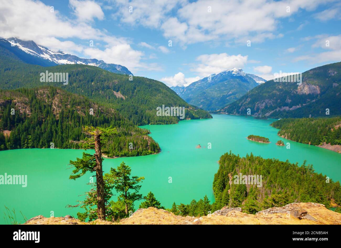 Diablo lake cascade mountain hi-res stock photography and images - Alamy