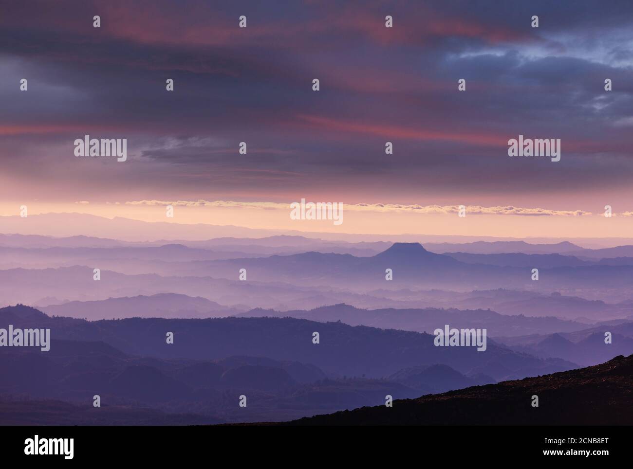 Vintage mountain scenery silhouette hi-res stock photography and images ...