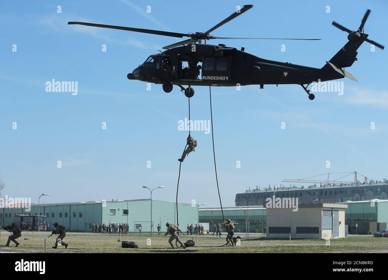 Sikorsky s 70 black hawk hi-res stock photography and images - Alamy