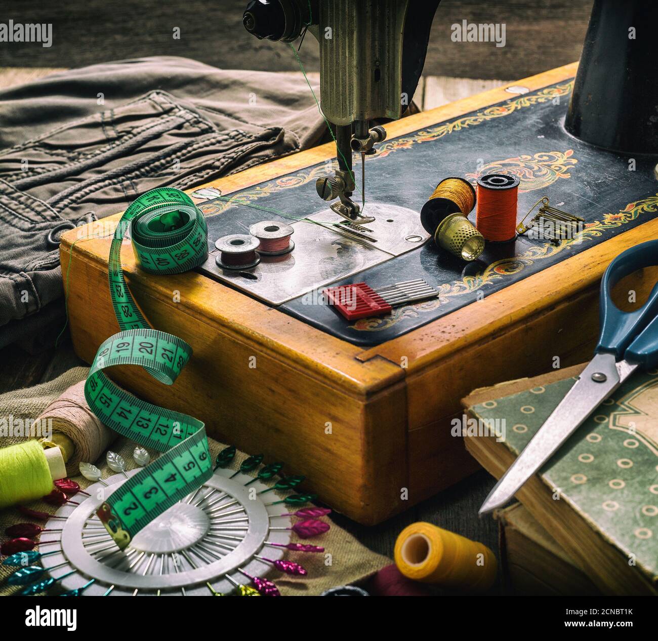 Old sewing machine Stock Photo - Alamy