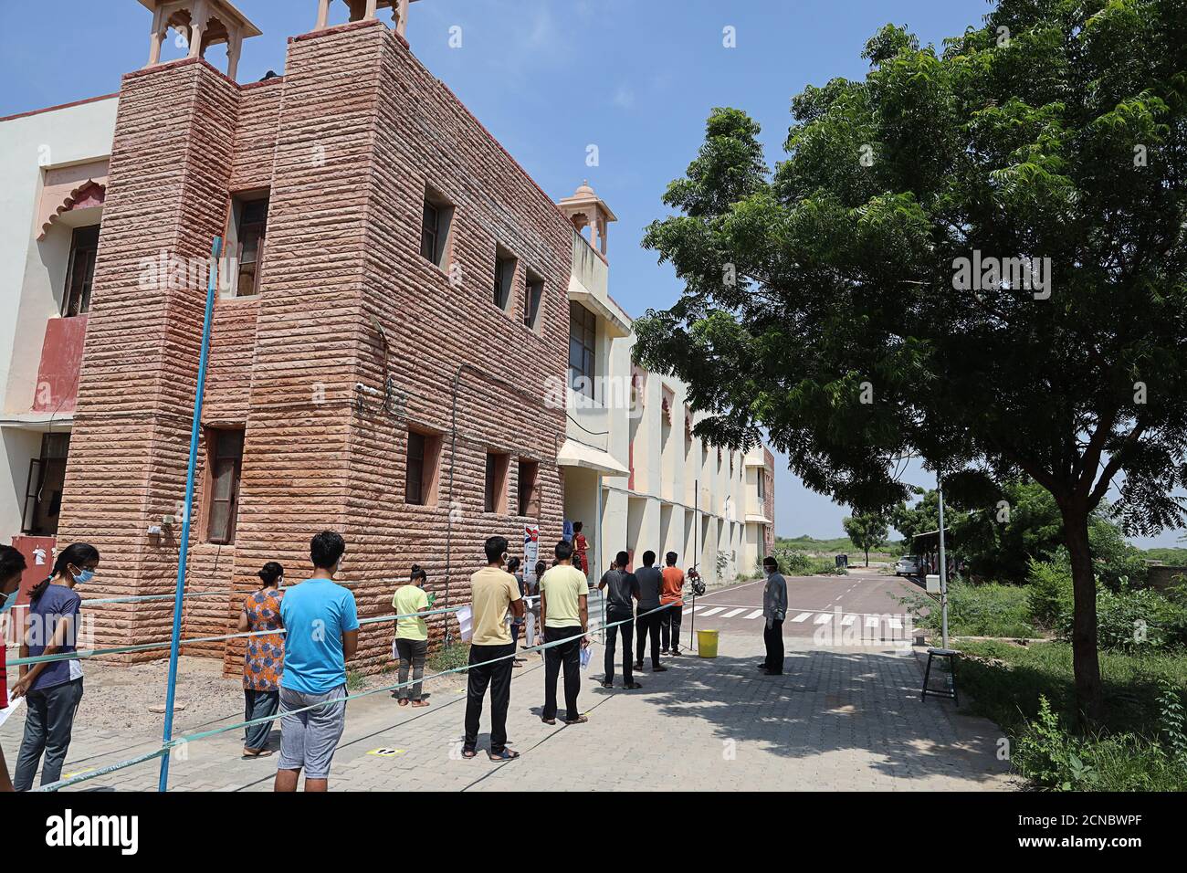 Government school building india hi-res stock photography and images ...