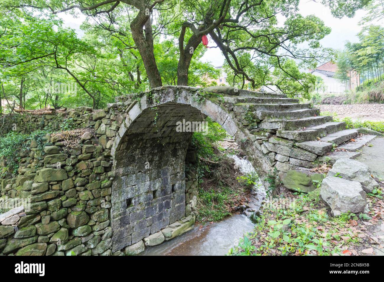 ancient stone arch bridge Stock Photo - Alamy