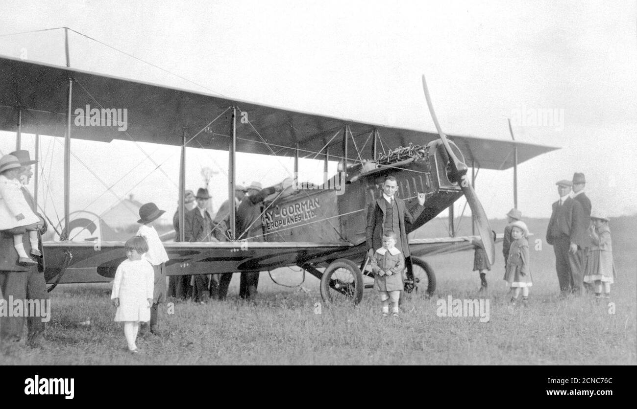 Curtiss jn 4 biplane hi-res stock photography and images - Alamy