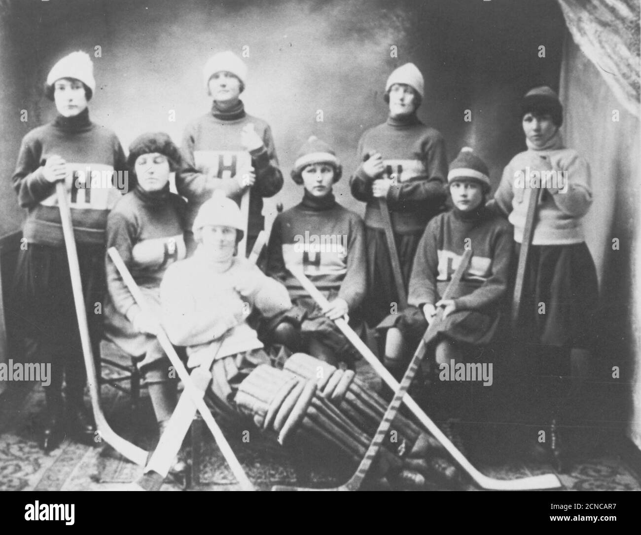 1940s hockey hi-res stock photography and images - Alamy