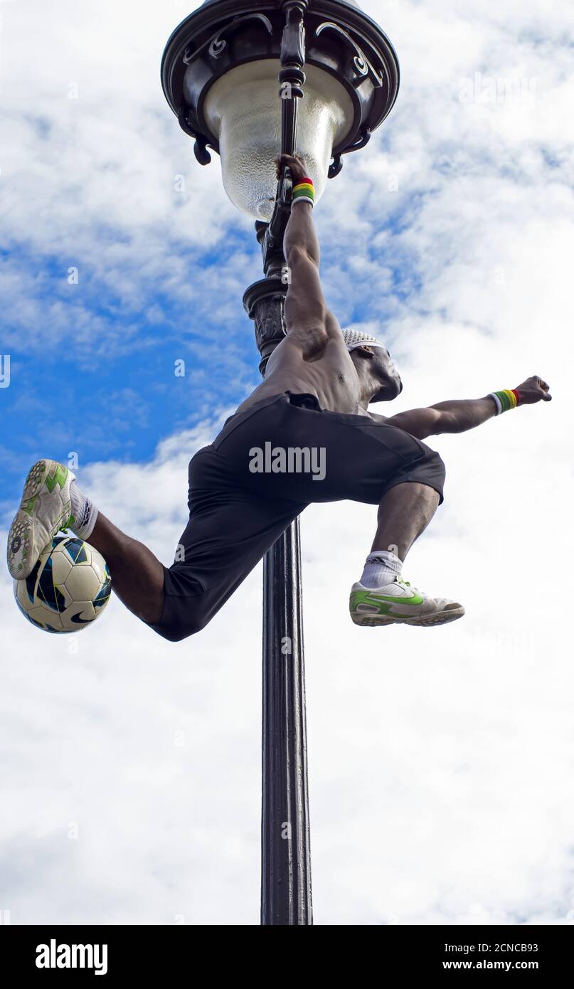 Male Acrobat High Resolution Stock Photography and Images - Alamy