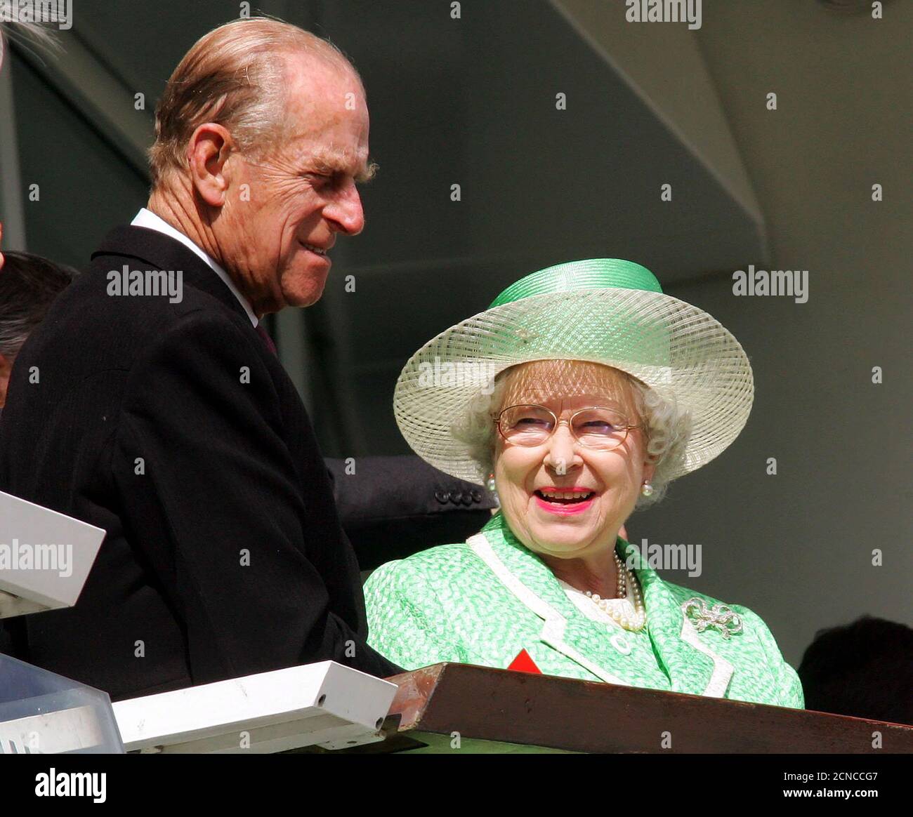 Queen elizabeth duke of edinburgh hi-res stock photography and images ...