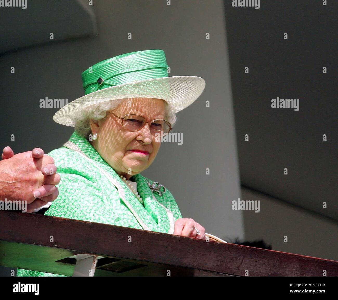 HER MAJESTY QUEEN ELIZABETH II AND THE DUKE OF EDINBURGH.THE DERBY ...