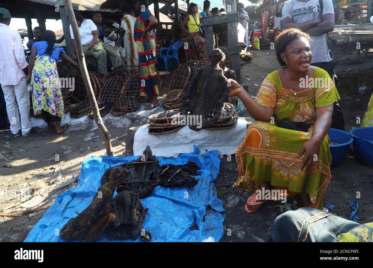 Bushmeat africa market hi-res stock photography and images - Alamy