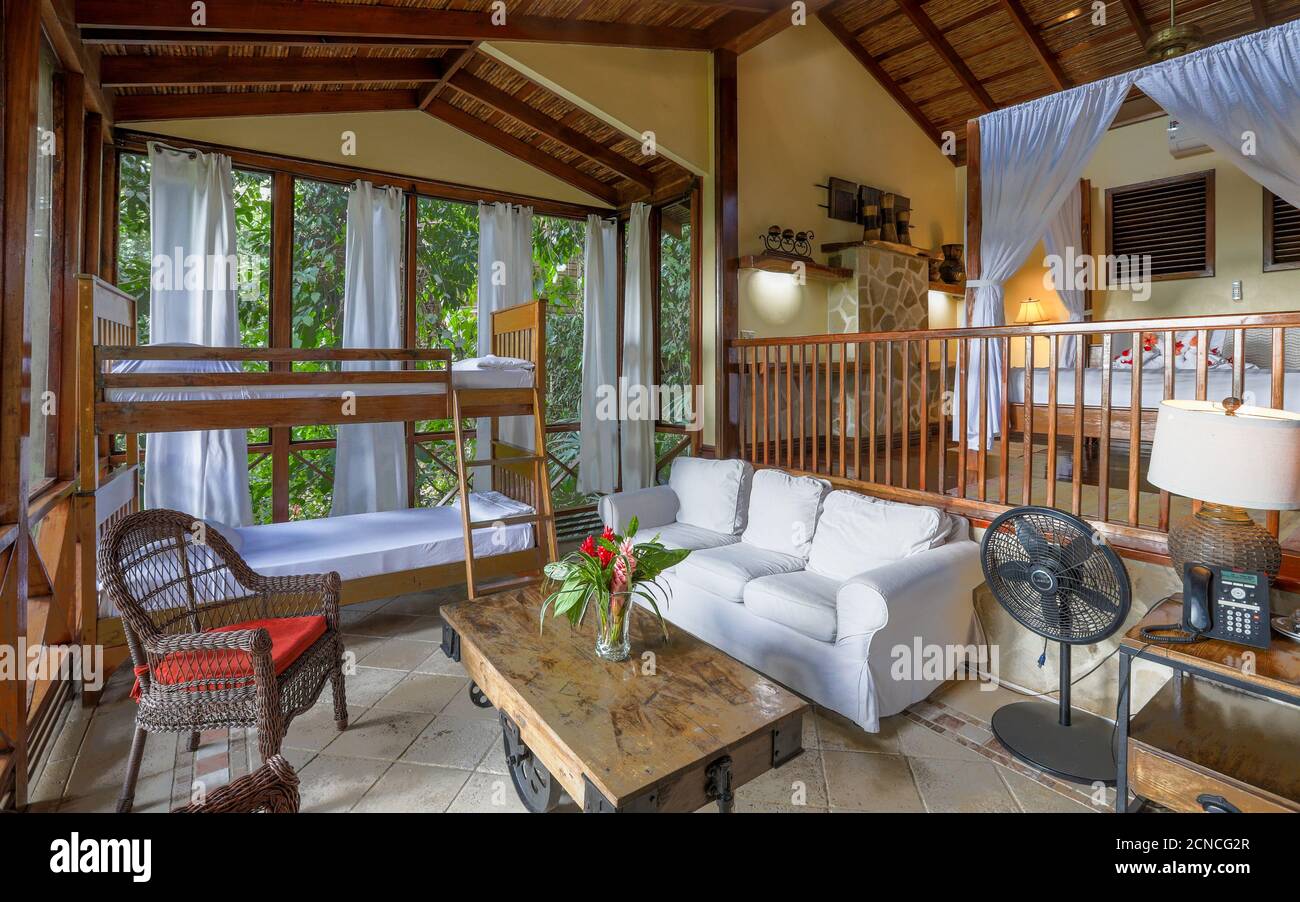 Family building treehouse hi-res stock photography and images - Alamy