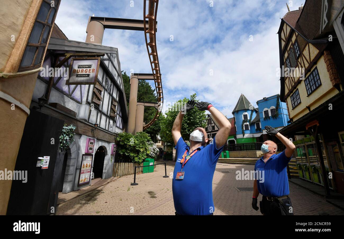Chessington world of adventures ride hi-res stock photography and ...