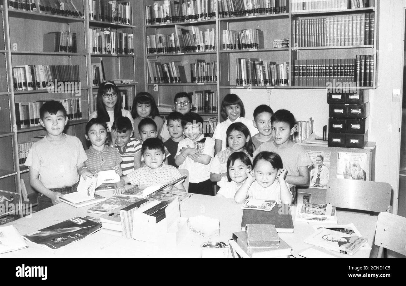 1940s children in library hi-res stock photography and images - Alamy