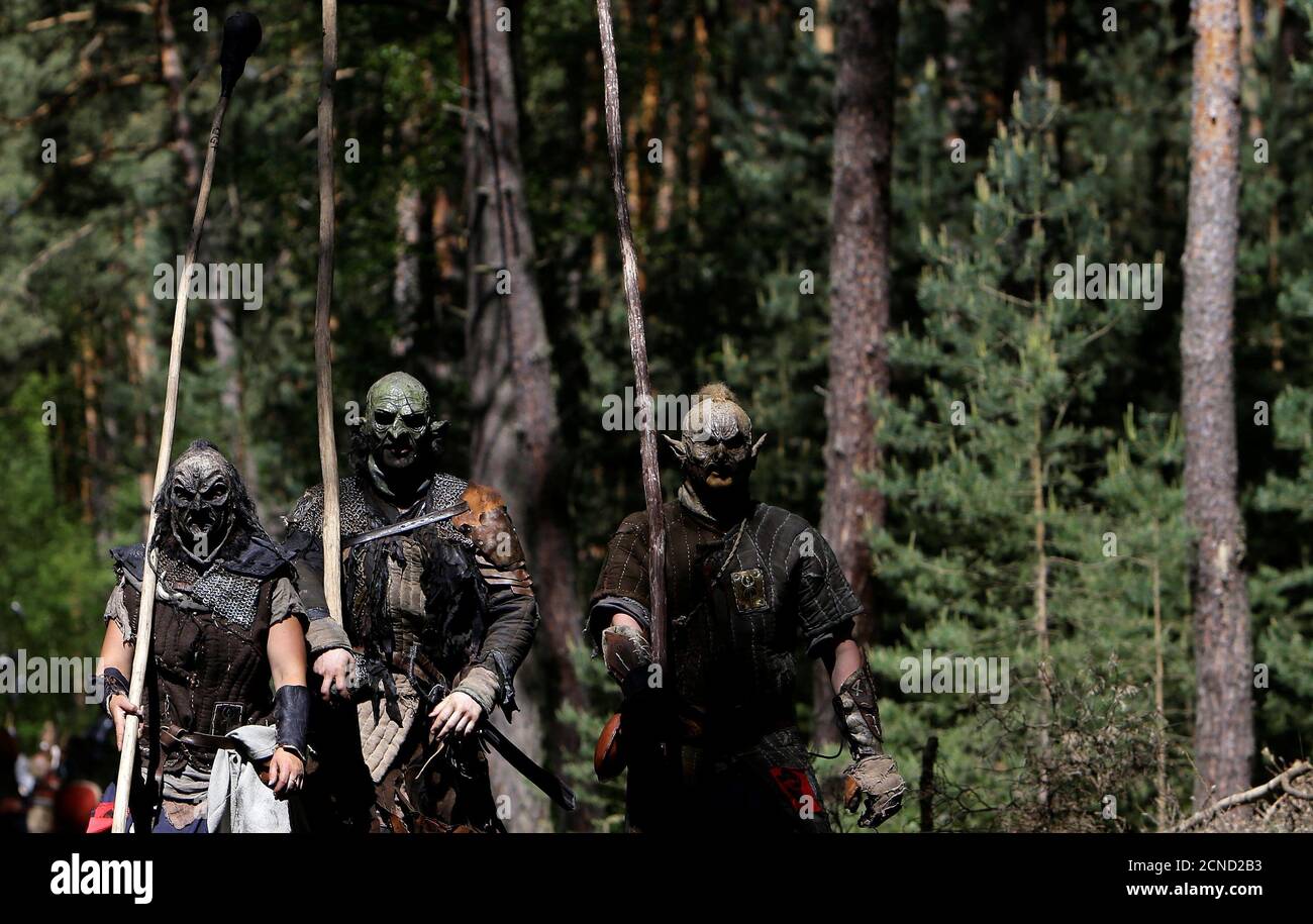 Orcs and elves hi-res stock photography and images - Alamy